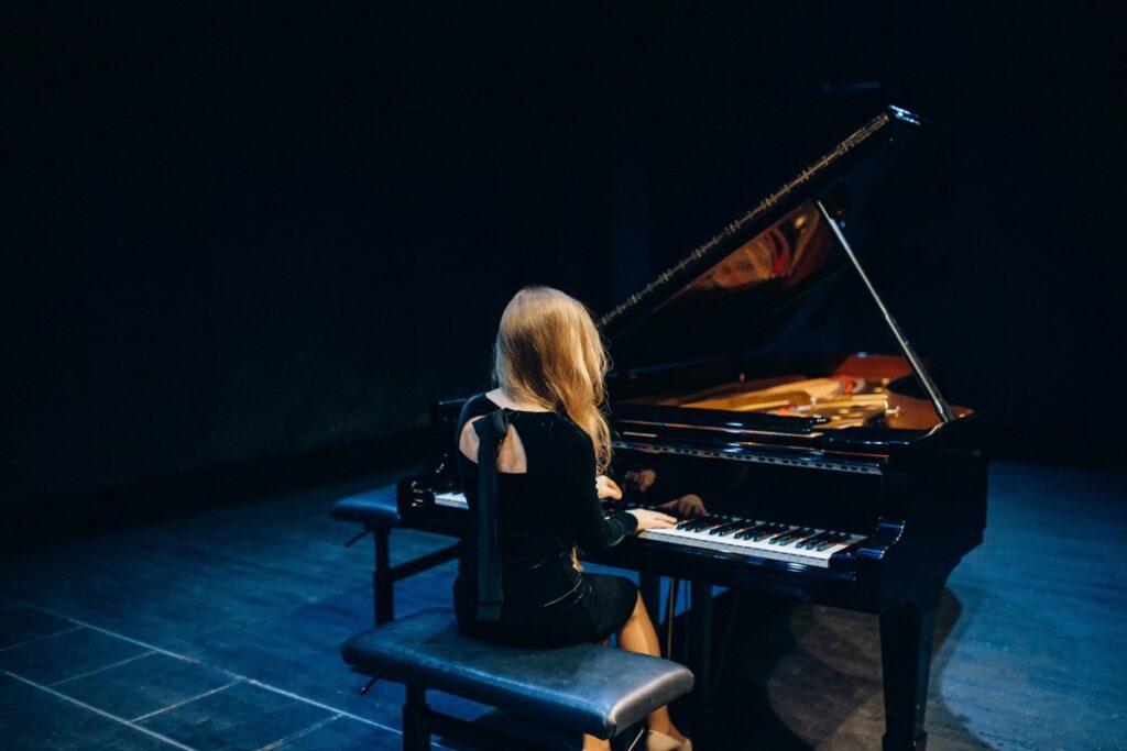 Online Piano Classes and Lessons for Beginners| BMusician